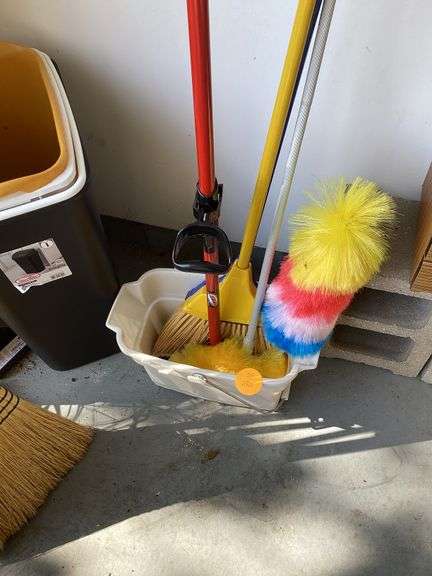 NEW LIBMAN MOP, MOP BUCKET, DUSTERS AND BROOMS - Currie Auction Service