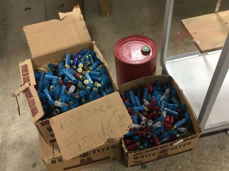 1500 +/- spent shotgun shells and empty Hercules powder can - Dixon's ...