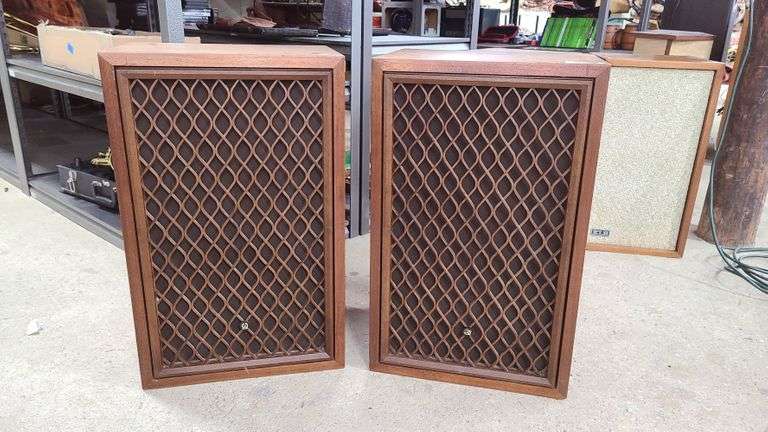2 Pioneer CS-701A speakers - Dixon's Auction at Crumpton