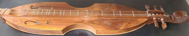 Dulcimer instrument - Dixon's Auction at Crumpton