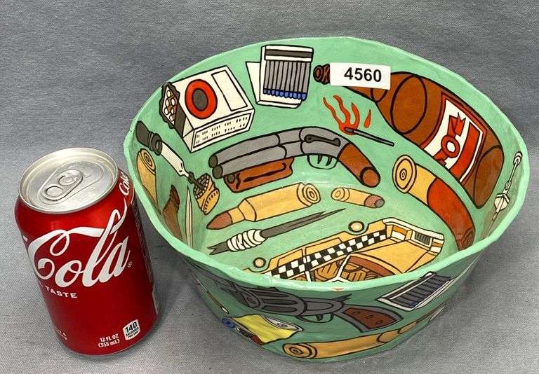 Alex de Leon street art pottery bowl - Dixon's Auction at Crumpton