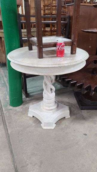 Modern white parlor table - Dixon's Auction at Crumpton