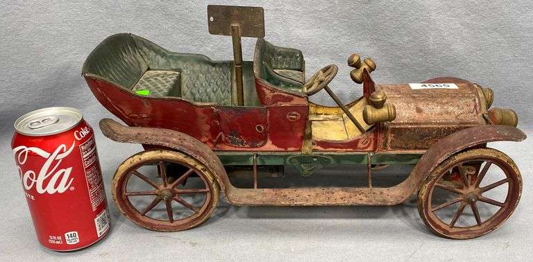 Antique wind up hill climber toy car - Dixon's Auction at Crumpton