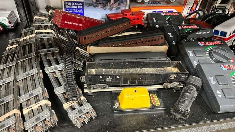Lot Vintage Railroad Train Set Parts - Dixon's Auction at Crumpton