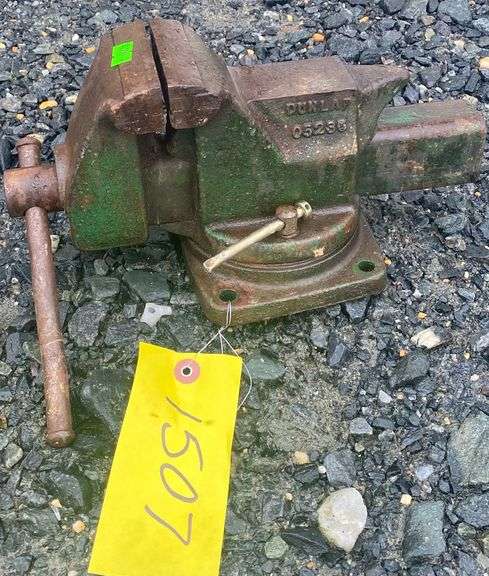 small vintage vise - Dixon's Auction at Crumpton