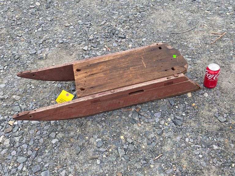 Antique wooden sled - Dixon's Auction at Crumpton
