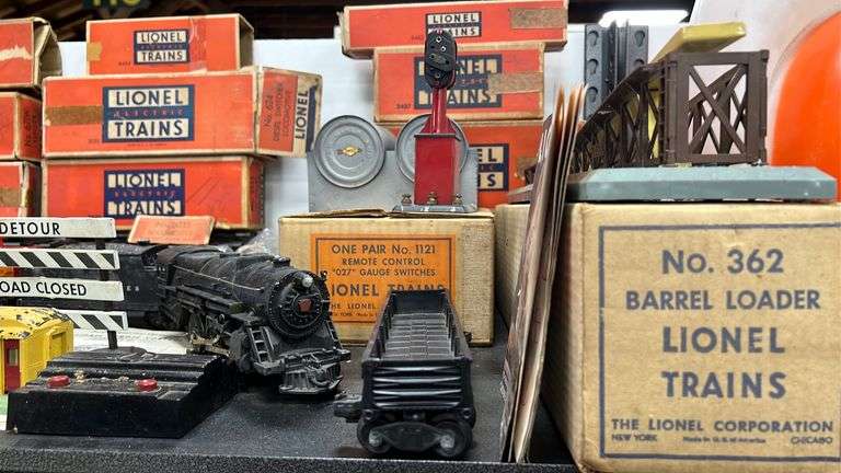 Lot Vintage Trains, Model Railroad Parts - Dixon's Auction at Crumpton