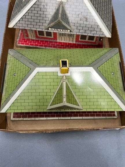 2 Vintage MARX tin train station buildings - Dixon's Auction at Crumpton