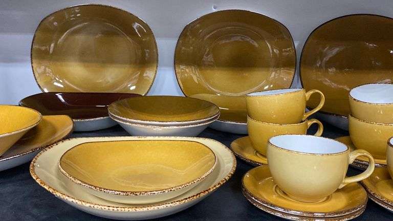 Lot Steelite English Pottery Dishes - Dixon's Auction at Crumpton