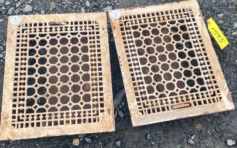2 vintage metal grates - Dixon's Auction at Crumpton