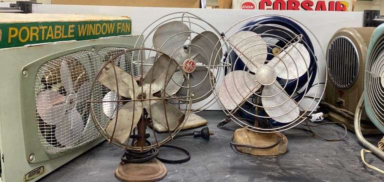 Lot Vintage / Antique Desk Fans - Dixon's Auction at Crumpton