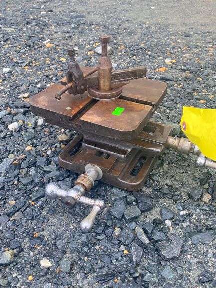 small vintage vise - Dixon's Auction at Crumpton