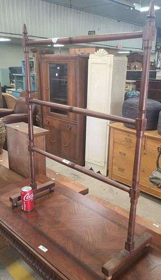 Antique quilt rack - Dixon's Auction at Crumpton