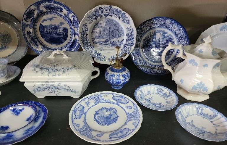 Collection of Blue & White China Dishes etc - Dixon's Auction at Crumpton