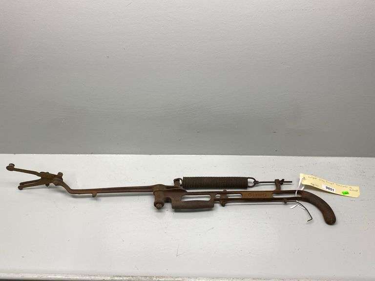 Antique Dupont sporting clay thrower - Dixon's Auction at Crumpton