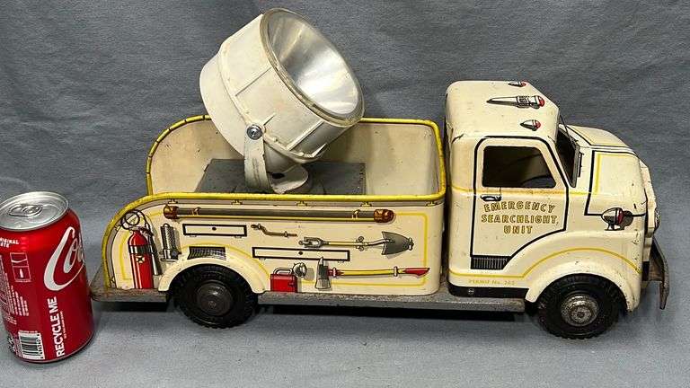 Vintage Marx Emergency Searchlight truck toy - Dixon's Auction at Crumpton
