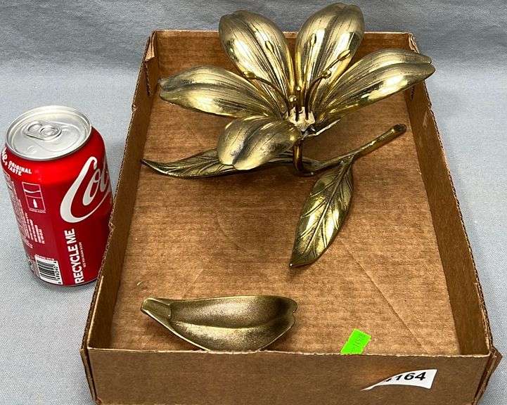 MCM flower ashtray set - Dixon's Auction at Crumpton