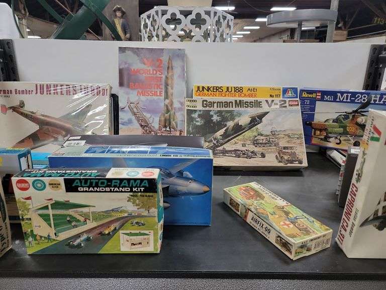 Lot Vintage Models etc - Dixon's Auction at Crumpton