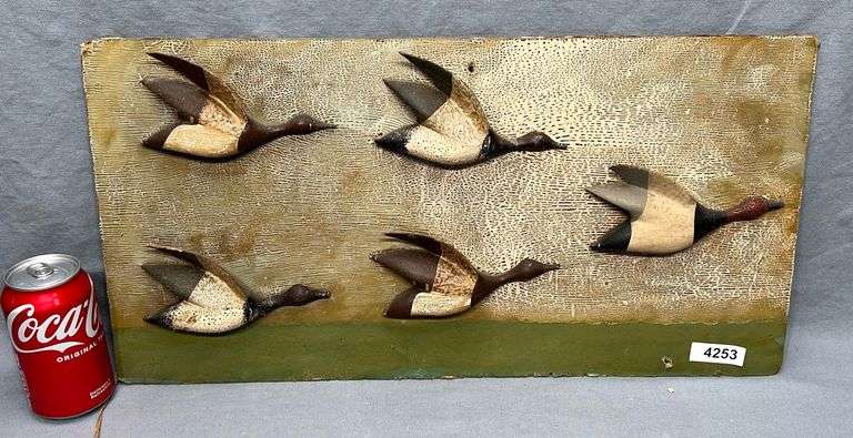 Folk art miniature carved duck wall plaque - Dixon's Auction at Crumpton