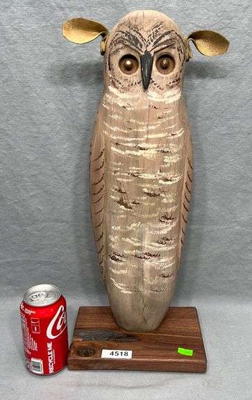 Folk art carved and painted owl decoy - Dixon's Auction at Crumpton