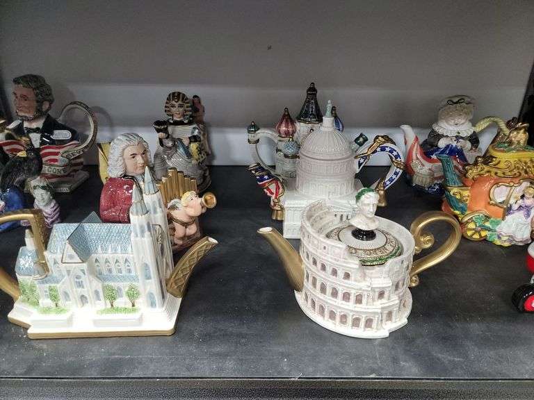 Lot Fitz & Floyd Character Teapots - Dixon's Auction at Crumpton