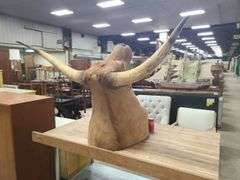 Impressive large taxidermy bull mount - Dixon's Auction at Crumpton