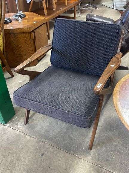 MCM style lounge chair - Dixon's Auction at Crumpton