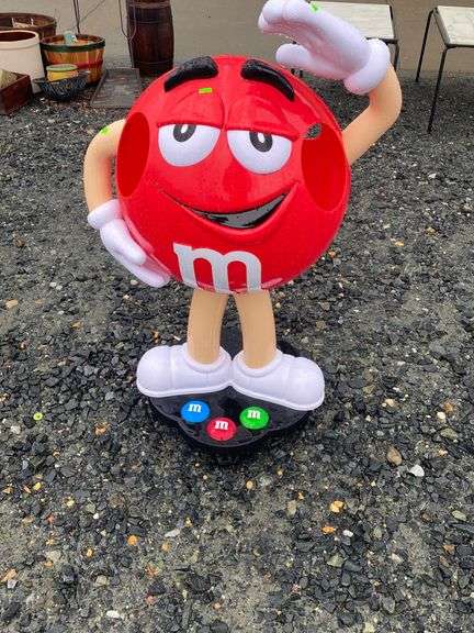 plastic m and m display stand - Dixon's Auction at Crumpton