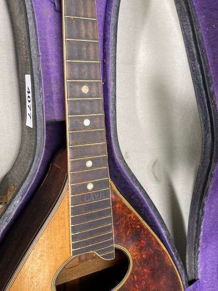 Antique mandolin, as-is - Dixon's Auction at Crumpton