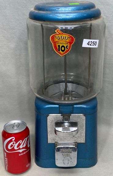 Vintage "400 Vendor" 10 cent gumball machine - Dixon's Auction at Crumpton