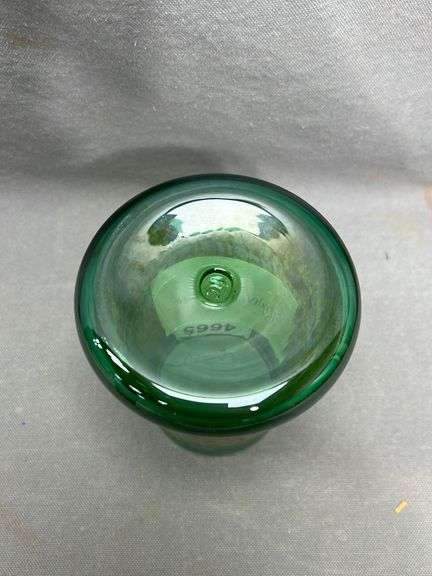 Robert Coleman art glass vase - Dixon's Auction at Crumpton