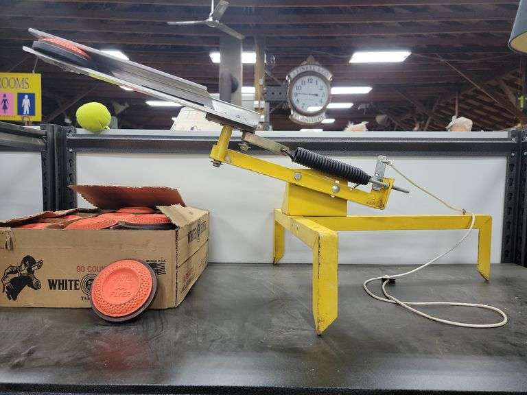 White Flyer Shooting Target Thrower & Targets - Dixon's Auction at Crumpton