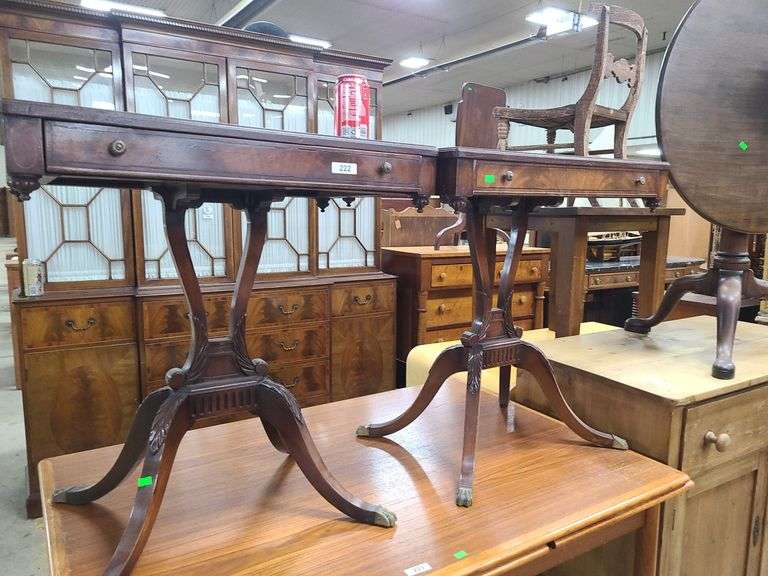 Pair Duncan Phyfe-style end tables, minor wear - Dixon's Auction at ...