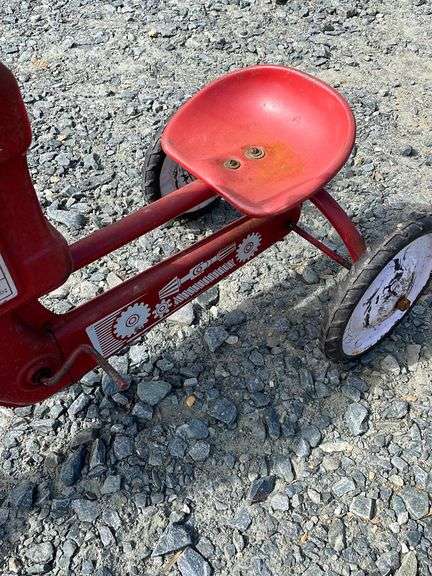 vintage pedal tractor missing steering wheel - Dixon's Auction at Crumpton