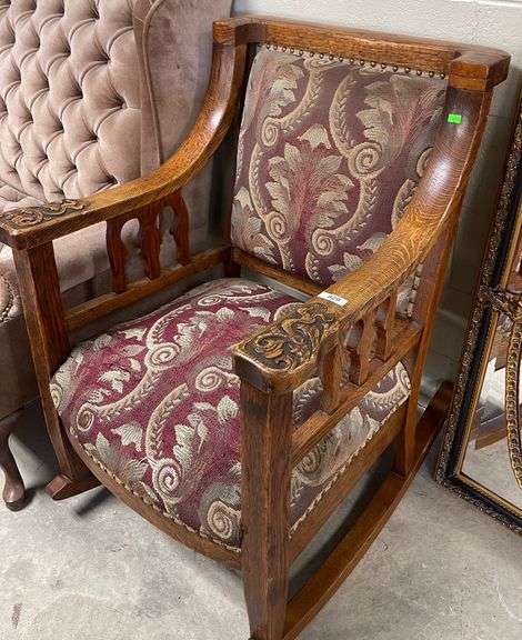 Antique oak rocking chair - Dixon's Auction at Crumpton
