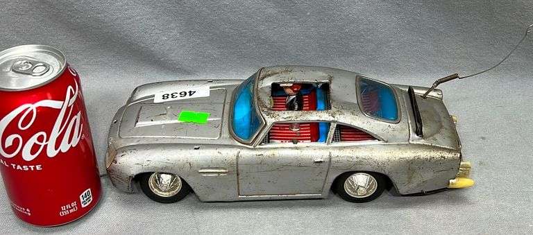 Vintage Gilbert James Bond 007 Aston Martin DB5 toy car-As-Is - Dixon's ...