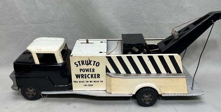 Structo Power Wrecker pressed steel truck toy - Dixon's Auction at Crumpton