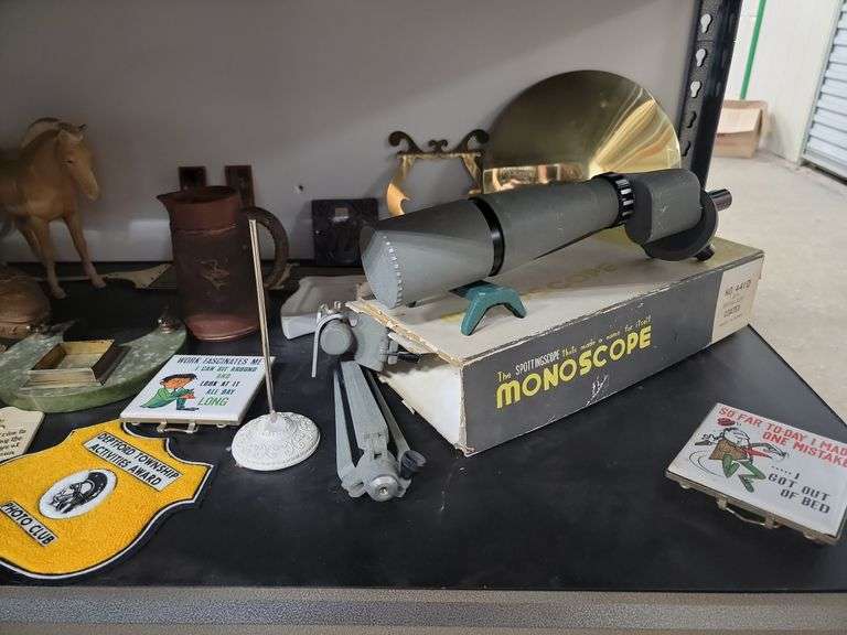 Lot Vintage Monoscope, Barbie Style Dolls, Photo Club Jacket Patch etc ...