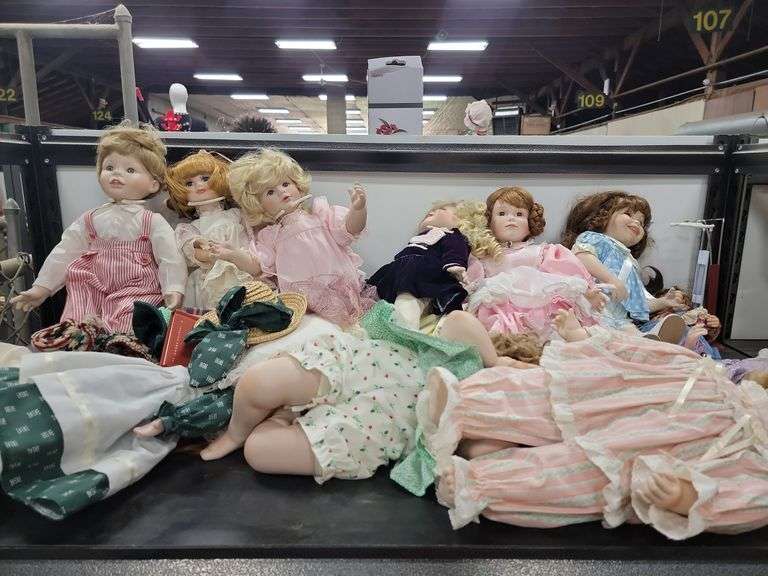 Lot of Dolls - Dixon's Auction at Crumpton