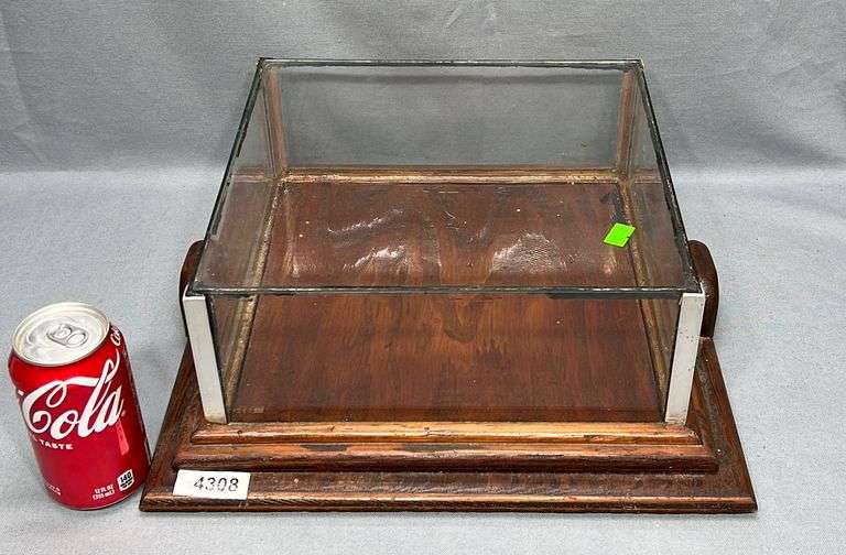Vintage tabletop display case - Dixon's Auction at Crumpton