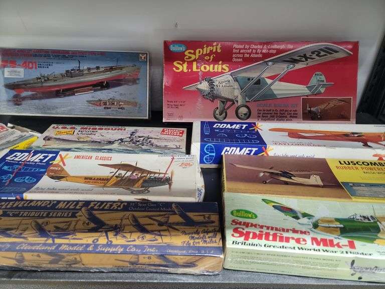 Lot Vintage Aviation Models of Airplanes - Dixon's Auction at Crumpton