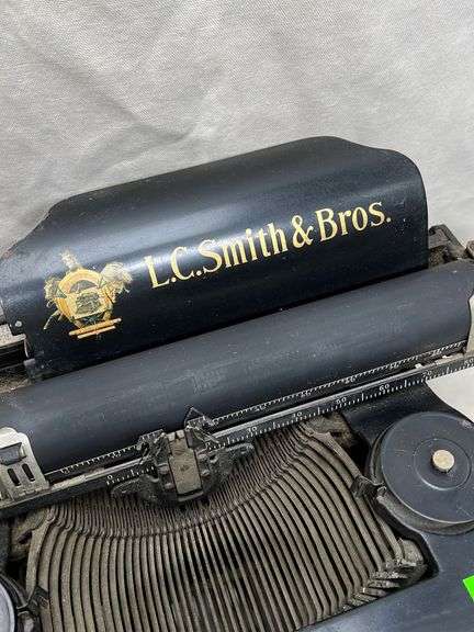 L.C. Smith & Bros typewriter - Dixon's Auction at Crumpton