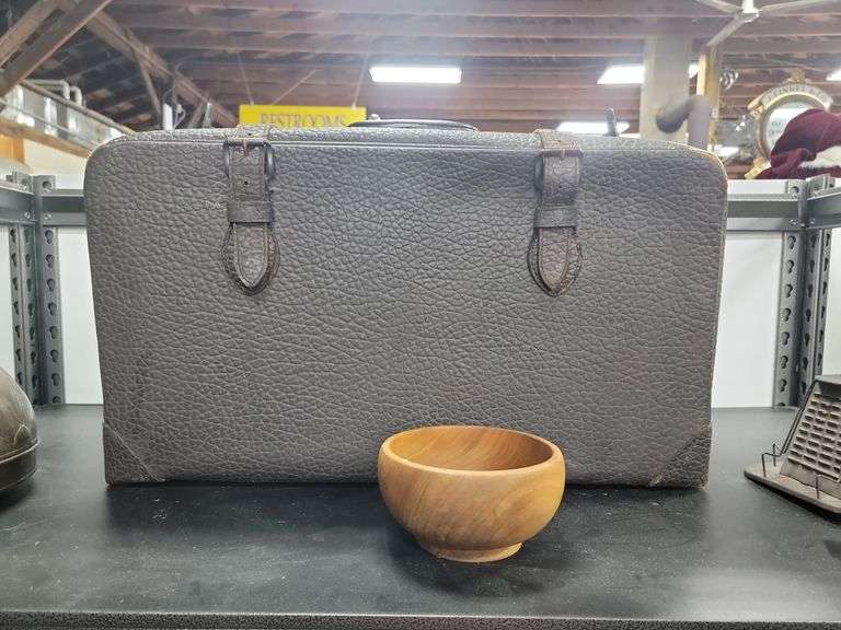 Vintage Suitcase, Toaster, Wood Bowl , Bread Mold - Dixon's Auction at ...