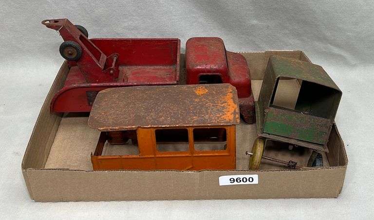 Lot of pressed steel toy parts - Dixon's Auction at Crumpton