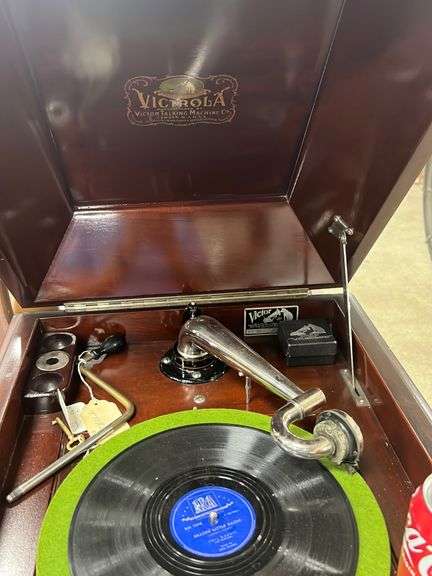 Victor Victrola Model VV-XI phonograph in working order - Dixon's ...