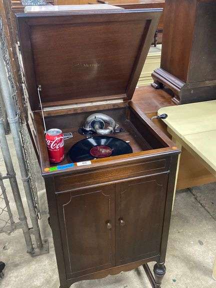 Antique Victor Victrola Consolette model phonograph in working order ...