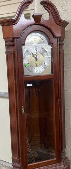 Ridgeway cherry corner clock - Dixon's Auction at Crumpton