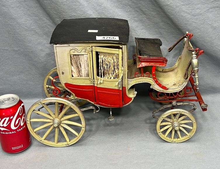 Model of a victorian carriage - Dixon's Auction at Crumpton