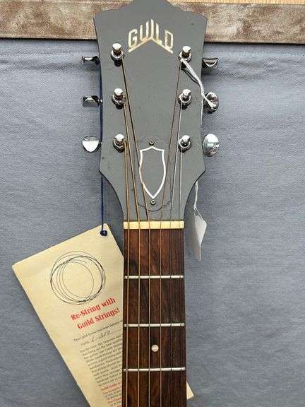 Guild model F-20 acoustic guitar w/ case - Dixon's Auction at Crumpton