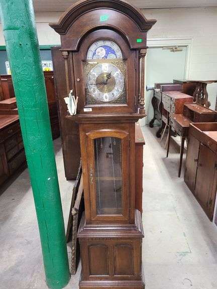 Ethan Allen grandmother's clock - Dixon's Auction at Crumpton